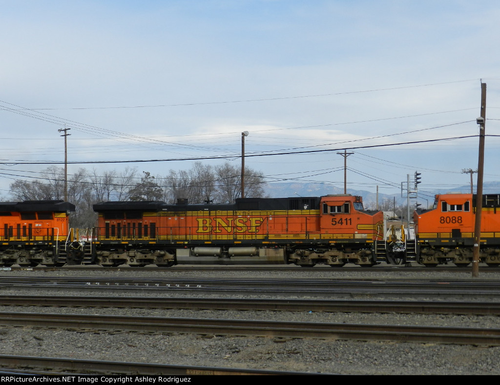 BNSF 5411